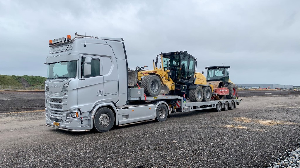 3-axle semi low loader with ECO ramp | Broshuis